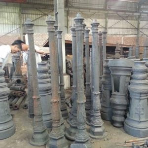 Victorian single lantern Cast iron Lamp post Short Garden Light pole