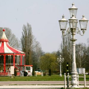 Buy Victorian Royal Gothic Garden Lamp Post Mansion Decorative Light