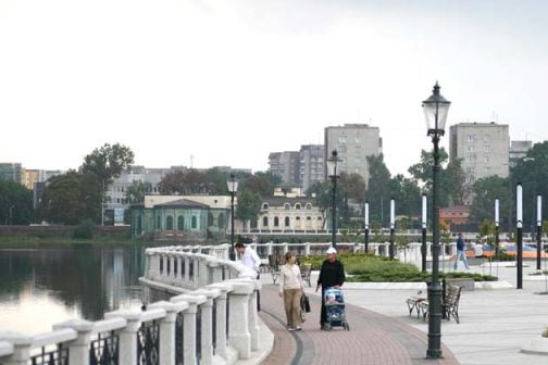 Lamp post height for each area - How tall are outdoor lighting poles?