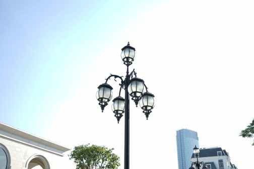 Popular lamp post style: Victorian, Vintage, and Contemporary lighting post